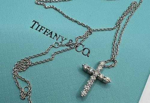 Золотой крестик Tiffany & Co. с бриллиантами
