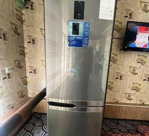 Холодильник Samsung двухкамерный