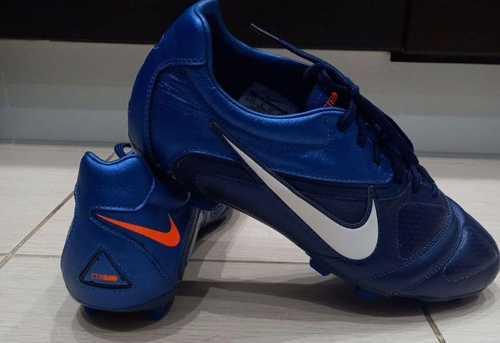 Футбольные бутсы Nike CTR360