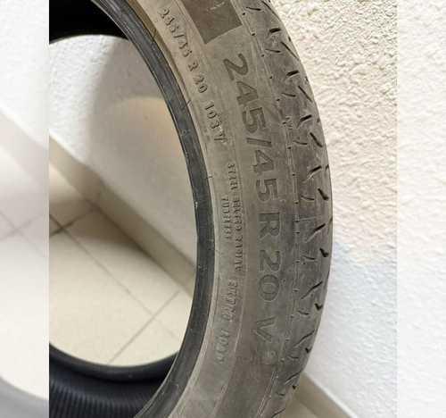 Continental MaxContact MC6 245/45 R20