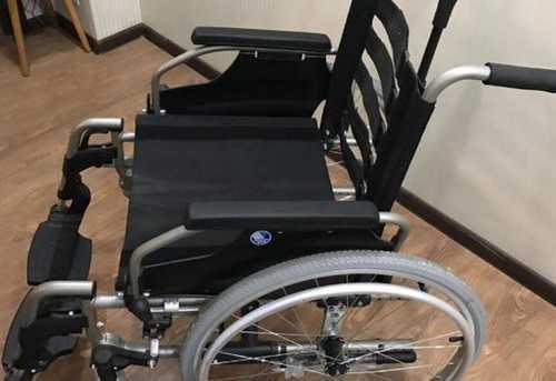 Инвалидная детская коляска складная KY980LA