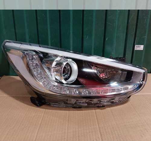 Правая фара Hyundai Solaris 2011-2014 921024L500