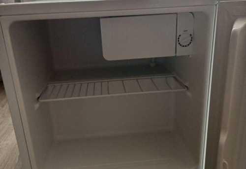 Холодильник маленький с морозилкой