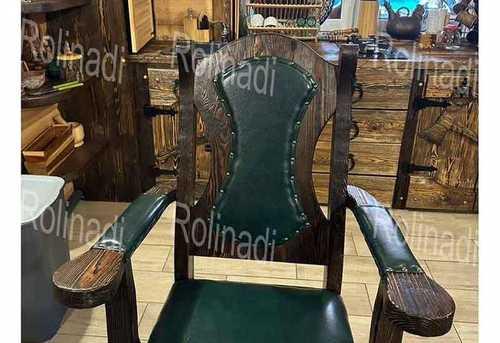 Мягкое кресло из массива сосны под старину