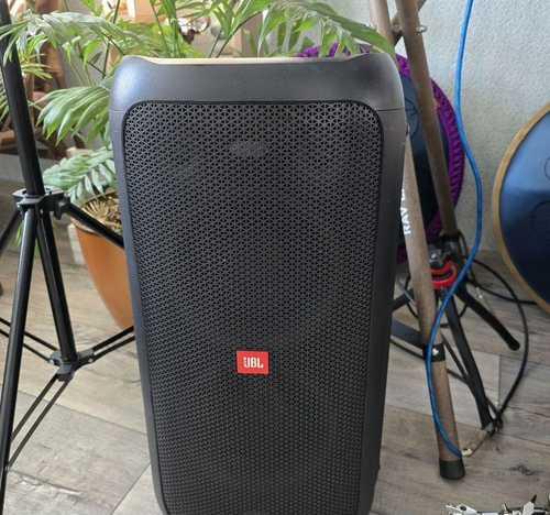 Акустические колонки jbl