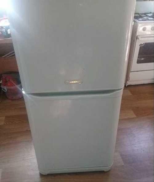 Холодильник бу Аристон 2х компрессорный
