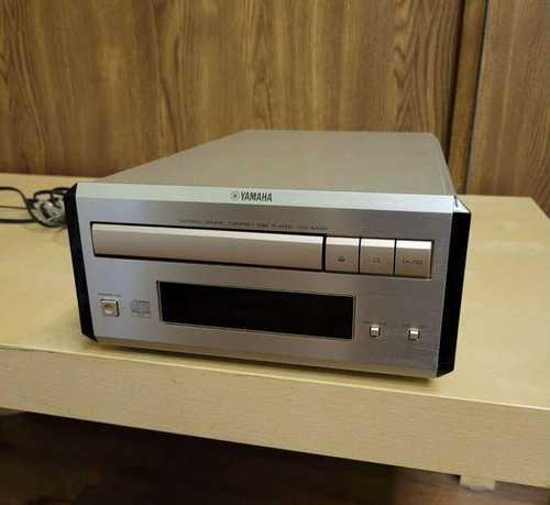 Yamaha cdx e400 CD - проигрыватель