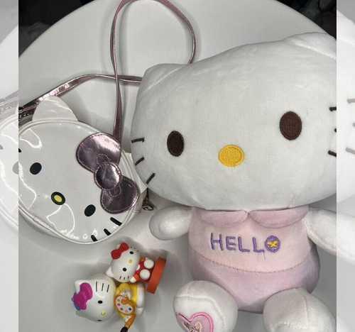 Игрушки и сумочка Hello Kitty