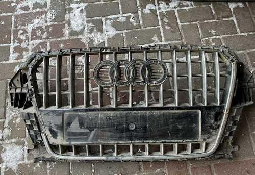Решетка радиатора Audi Q3 дорестайлинг