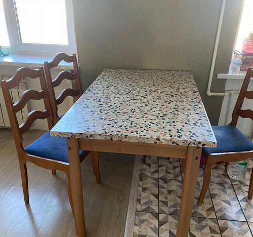 Стол и 3 стула