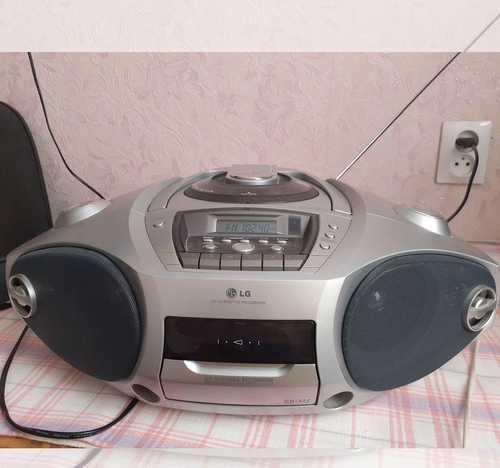 Магнитола LG CD-372AX