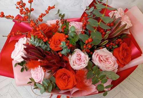 Букет цветов красные розы и леукадендрон Доставка