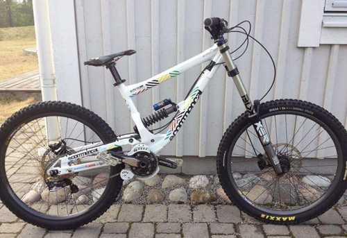 Commencal supreme DH world CUP limited edition