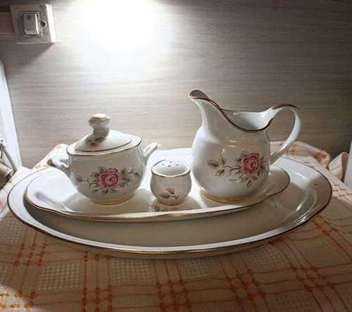 Чайный сервиз, чайник, соусник, блюдца СССР