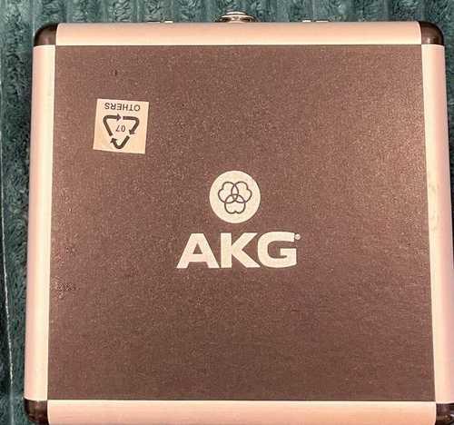 Студийный микрофон akg p420