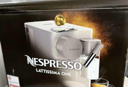 Кофе машина Nespresso lattissima one
