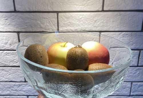 Стеклянная ваза для фруктов
