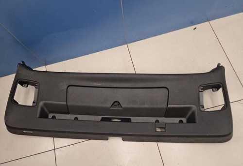 Обшивка двери багажника Audi Q7 4L 2005-2015