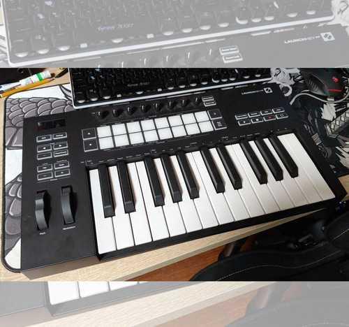 Midi клавиатура novation Launchkey 25 MK3