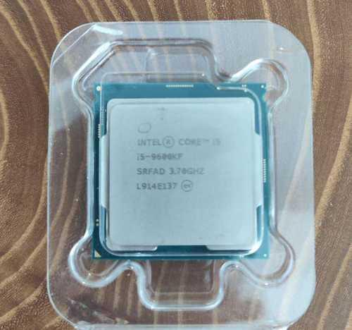 Процессор i5-9600KF (6ядер/6потоков/3,7ггц)