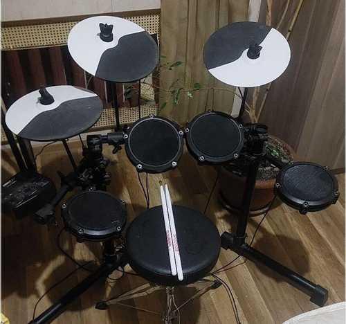 Электронные ударные alesis debut kit