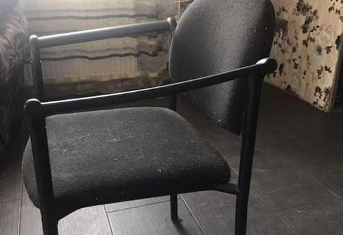 Офисные стулья бу черные