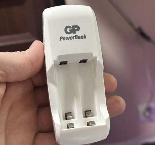 Gp powerbank gpar02gs для батареек AAA AA