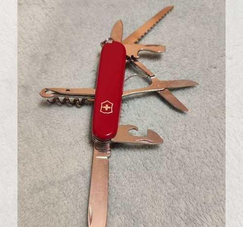 Нож Victorinox Huntsman 1.3713 (ножницы/пила) Red