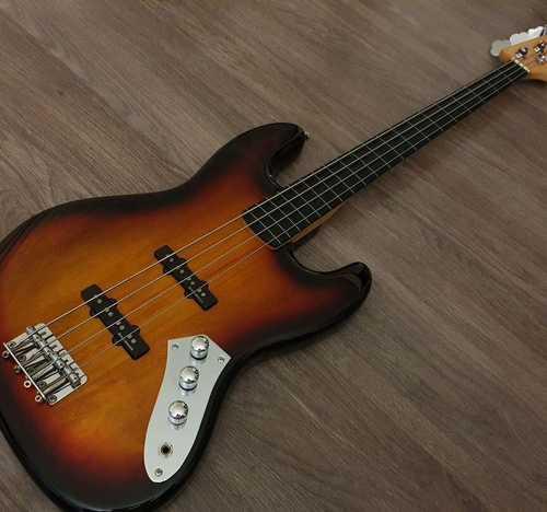 Безладовый Jazz Bass Squier Vintage Modified