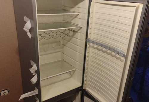 Холодильник сильно б/у Vestfrost