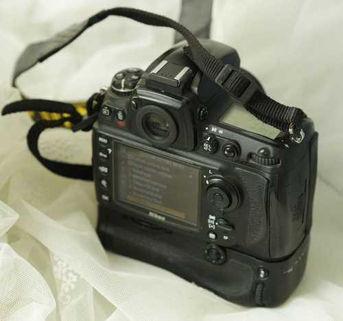 Nikon D700 (body)
