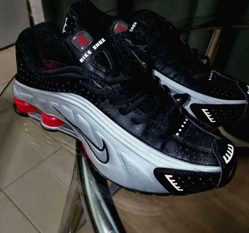 Кроссовки мужские nike shox