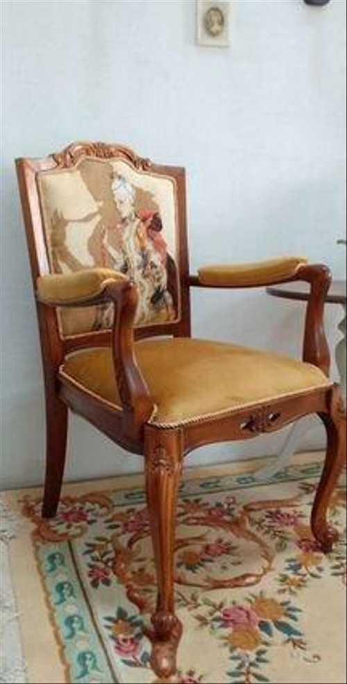 Старинное кресло антикварный стул