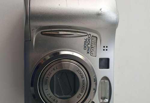 Компактный фотоаппарат Nikon 7600
