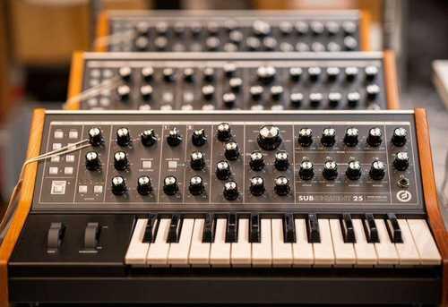 Аналоговый синтезатор Moog Subsequent 25