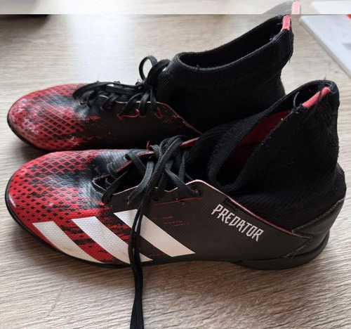 Бутсы футбольные сороконожки adidas predator