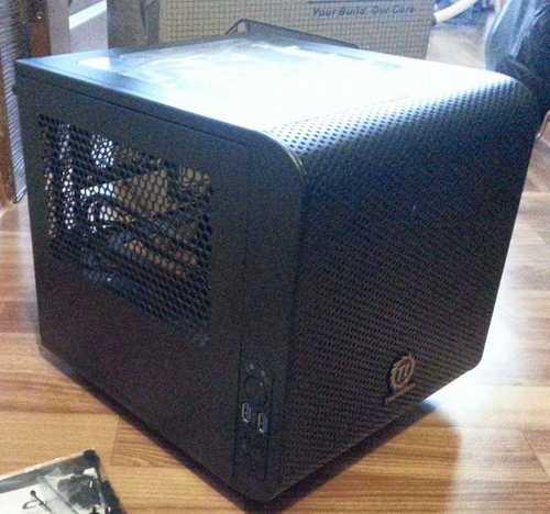 Корпус thermaltake core v1