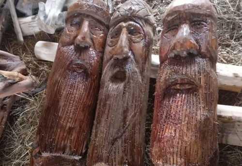 Резные фигуры статуи древних славянских божеств