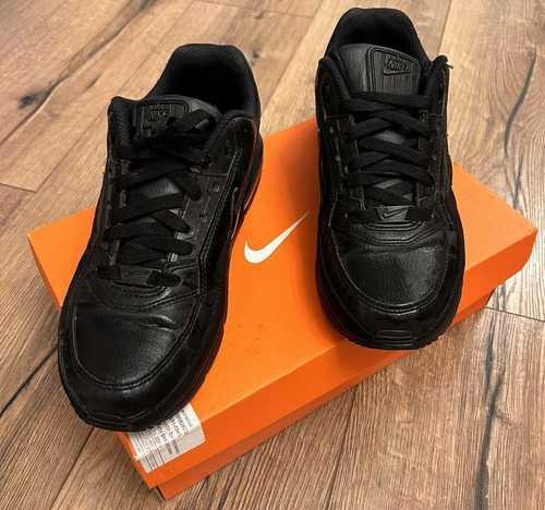 Кроссовки Nike кожаные р. 7,5, стелька 25,5 см