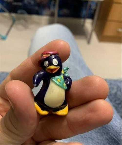 Колекционный киндер сюрприз пингвин