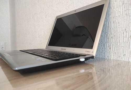 Ноутбук 15.6" Samsung NP-RV511, 250 ГБ, Core i3-380M, RAM 8 ГБ, GeForce 310M 0.5 ГБ