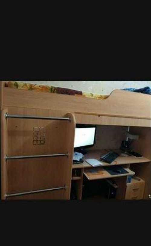 Кровать чердак со столом и шкафом бу