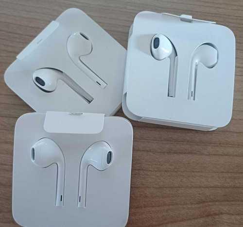 Наушники Apple EarPods lightning