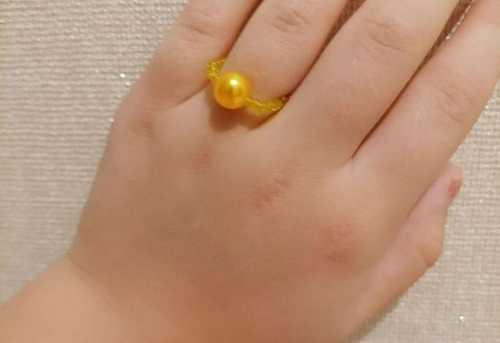 Женское кольцо из бисера