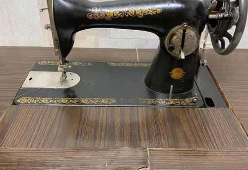 Швейная машина со столом