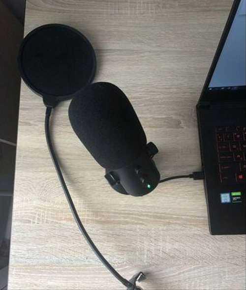 Микрофон Razer Seiren Elite