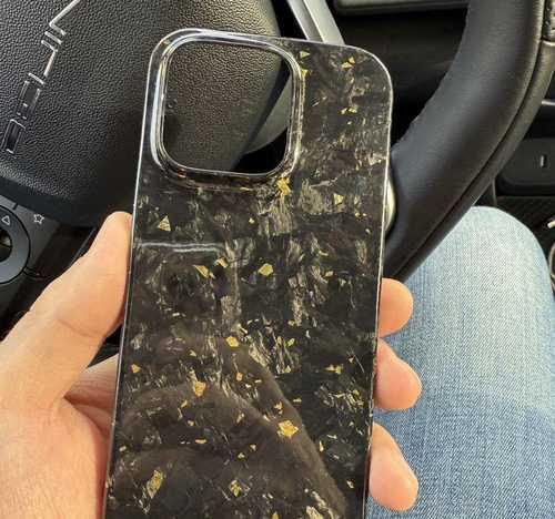 Чехол на iPhone 16 pro