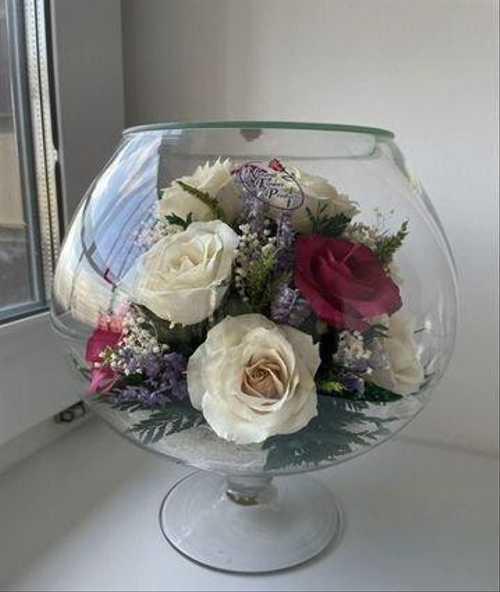 Натуральные цветы (розы) в стекле, вакууме