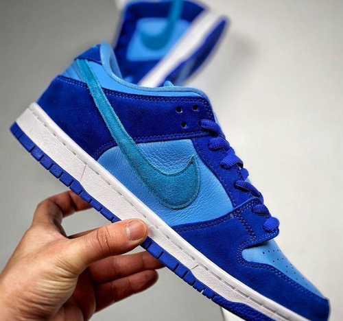 Nike SB Dunk Low Blue Raspberry