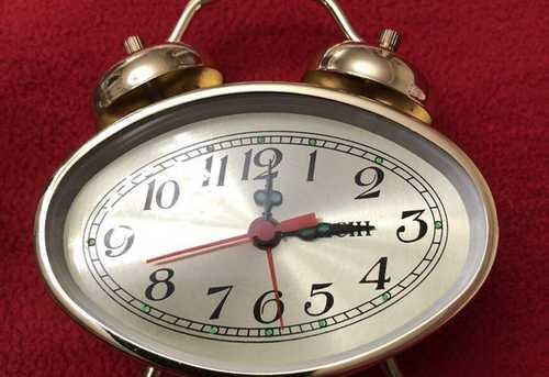 Часы будильник механические
